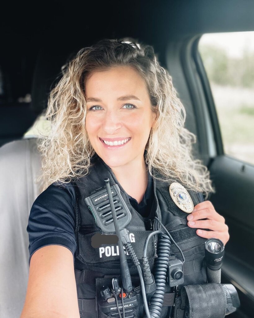 Dating A Cop Pros Cons Things To Know In 2024 Datingology